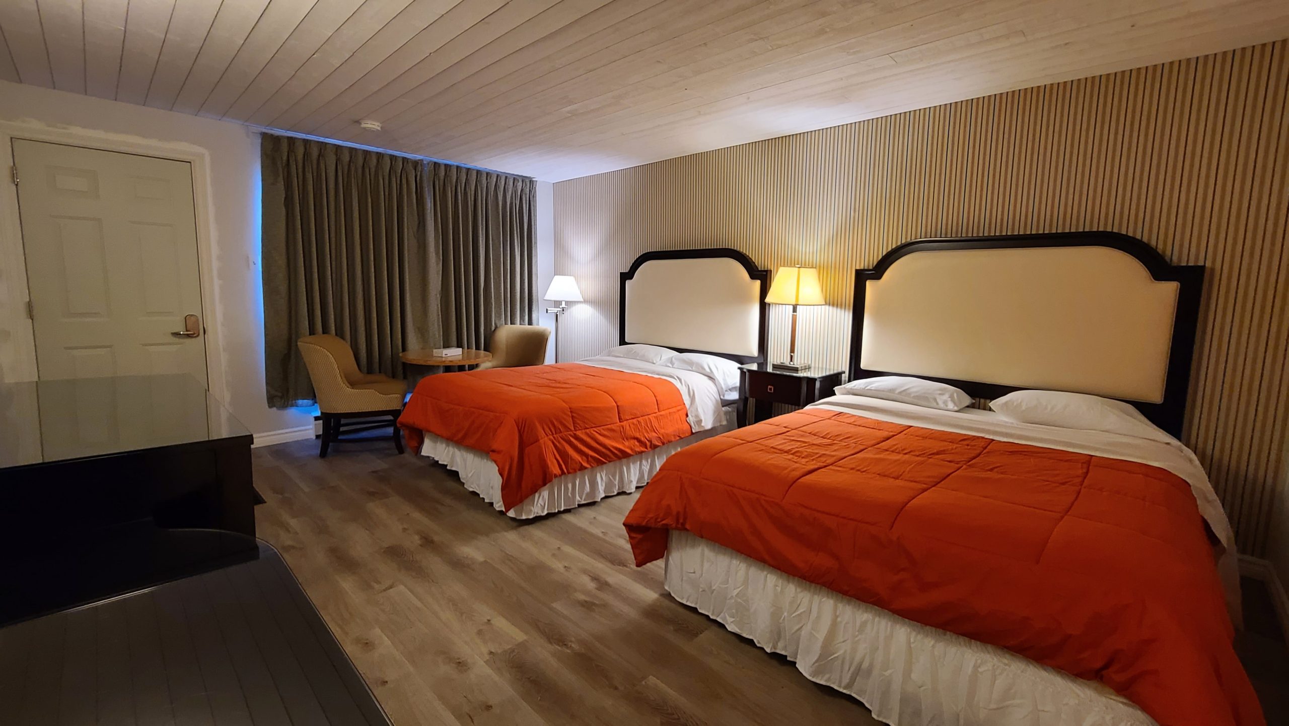 Hotels in Niagara Falls Ontario - Choice Inn by the falls